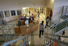 Female vs. male inmates: The rewards and challenges of managing both