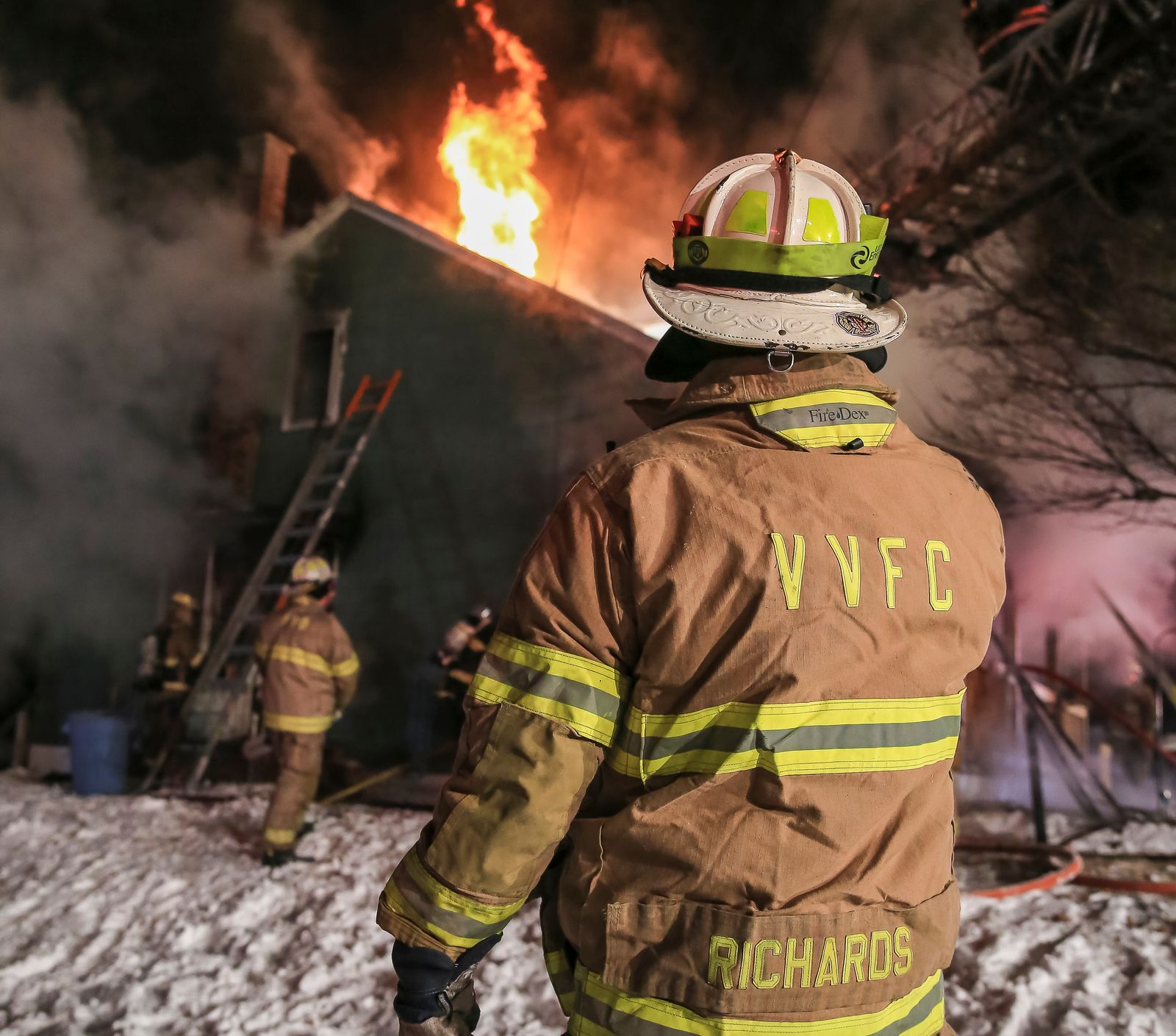 Roles and responsibilities of fireground command