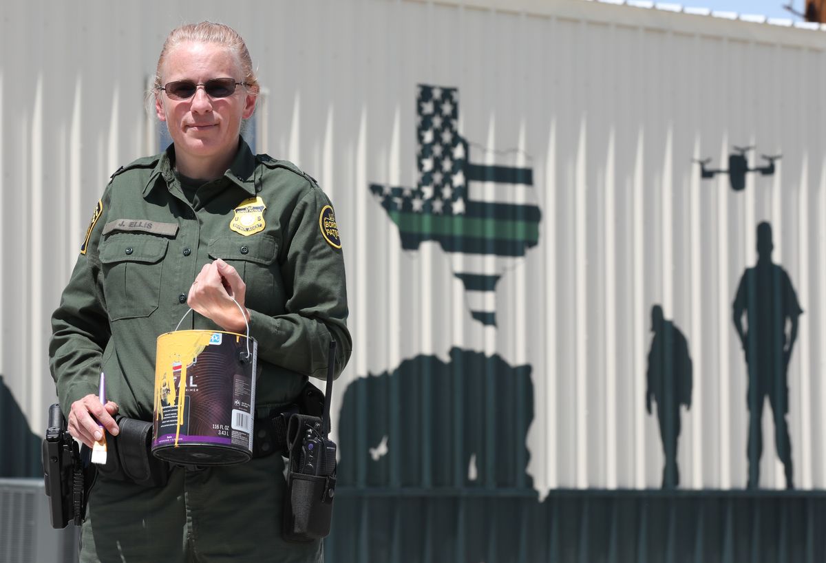 Border patrol agent brightens Texas station with mural