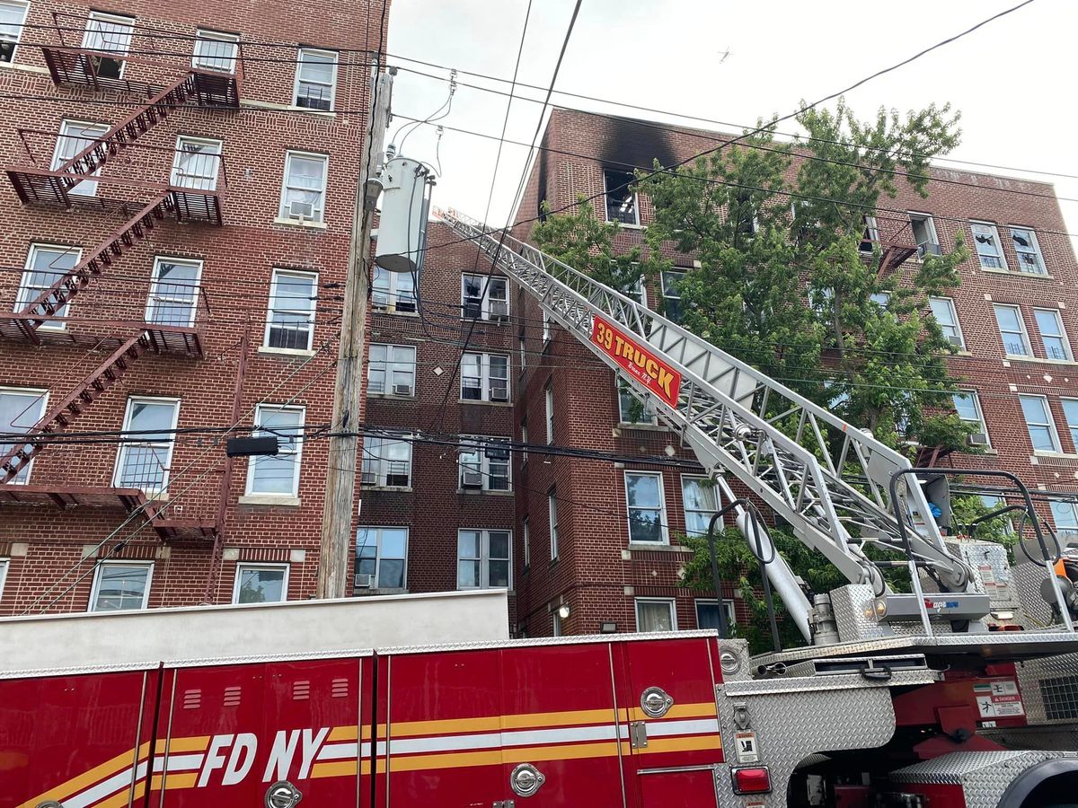 5 FDNY FFs injured in fatal Bronx apartment fire