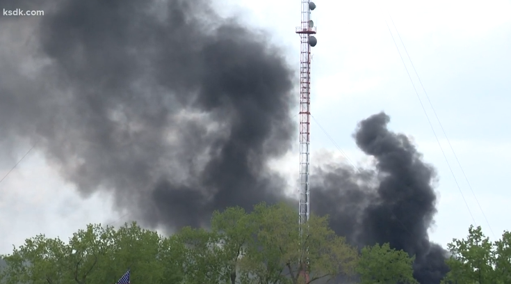 1 firefighter injured in fire at Missouri plant