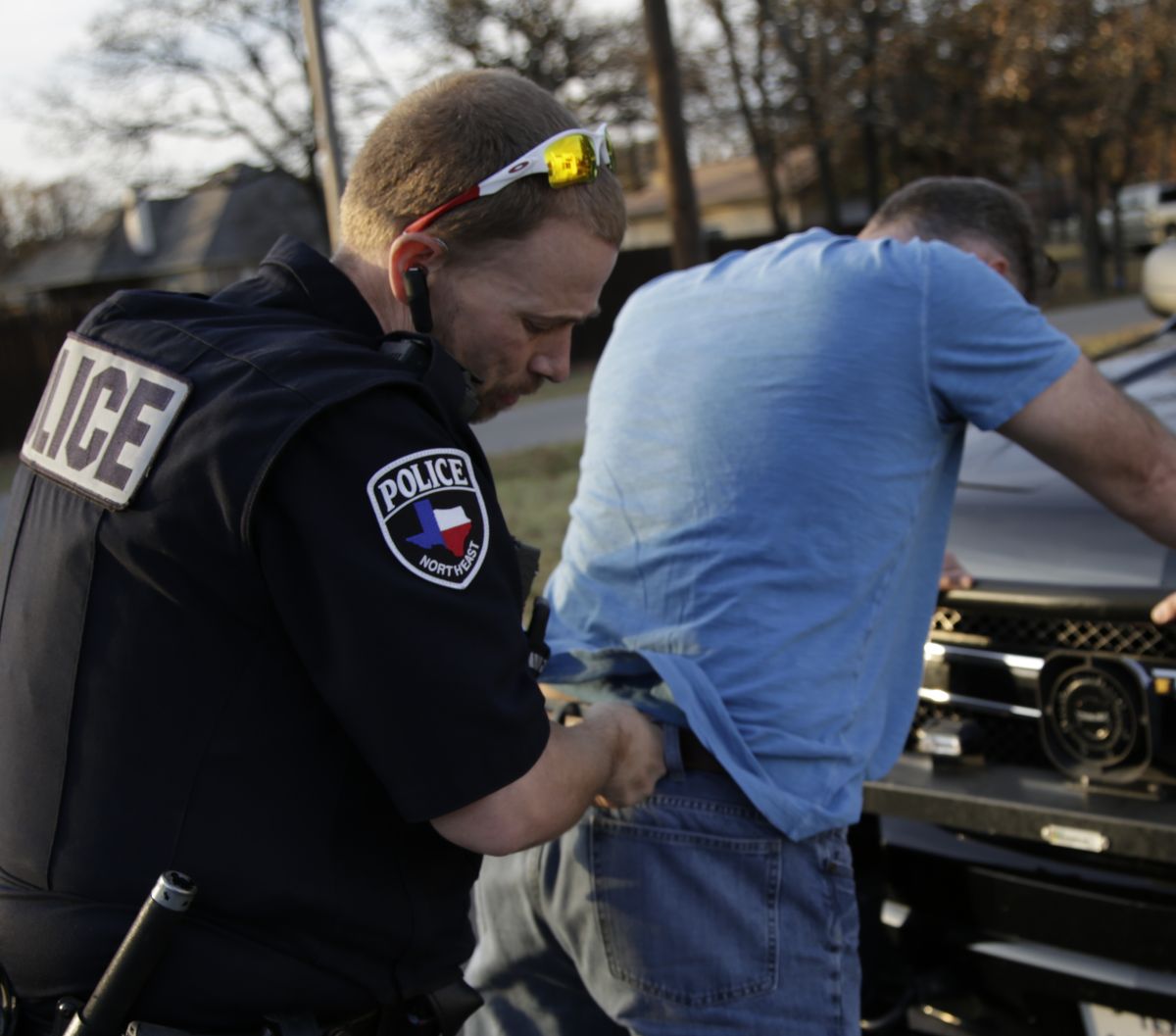 Police training: Gain suspect control before getting cuffs out
