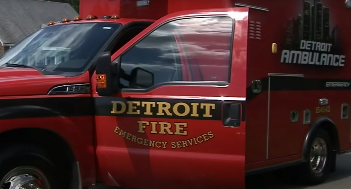 Detroit contracts with private ambulance service as FFs cross-train for EMS