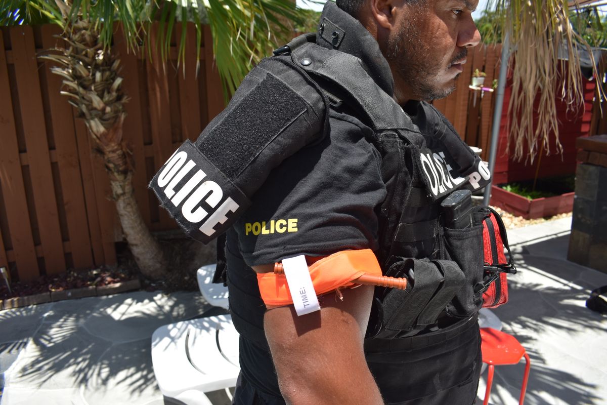 Tourniquet applicant and purchasing tips for police officers