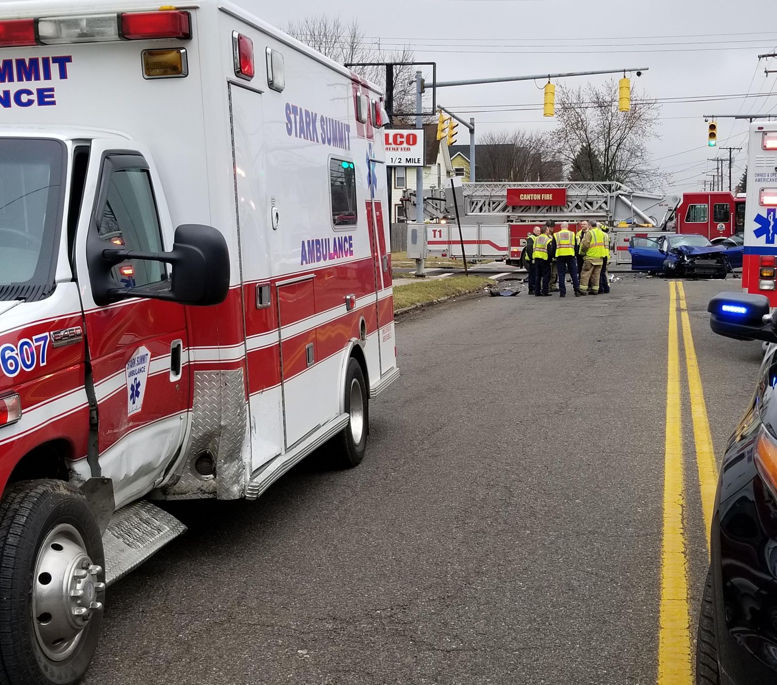 5 injured in Ohio ambulance collision with car
