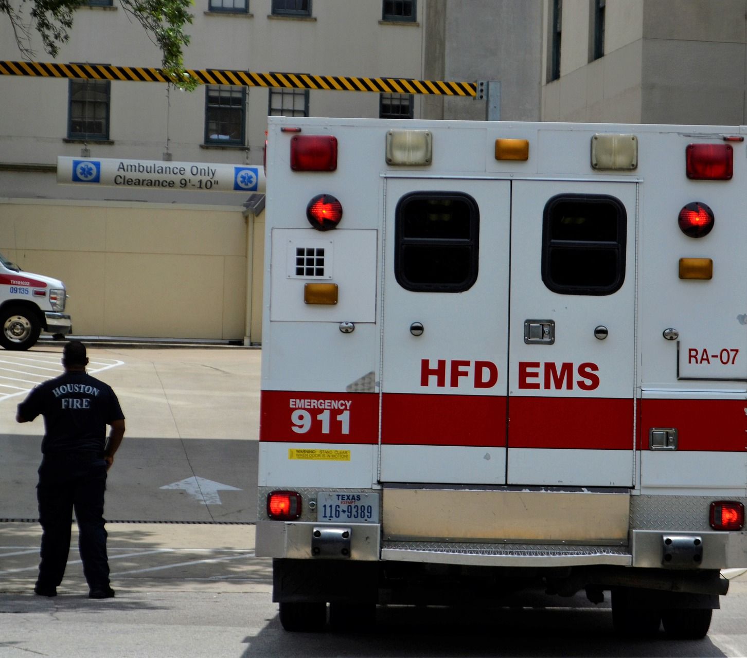 Houston EMS providers report long waits for patient handovers