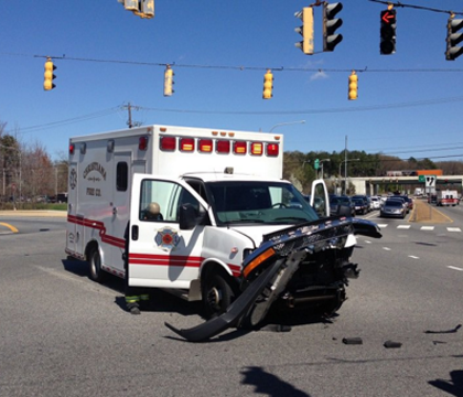3 EMS providers hurt in ambulance crash