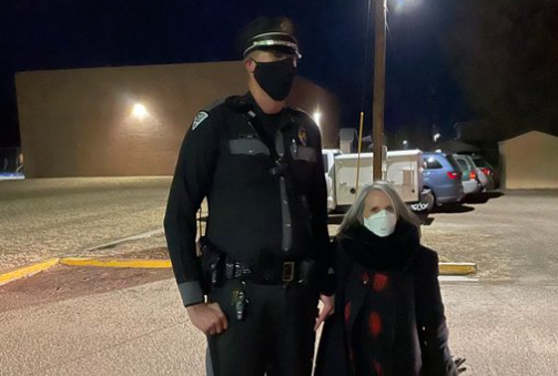 Photo of N.M. governor next to 7-foot-tall cop triggers big response on ...