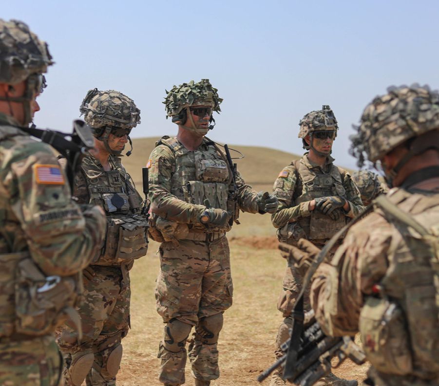 The similarities and differences between law enforcement and the military