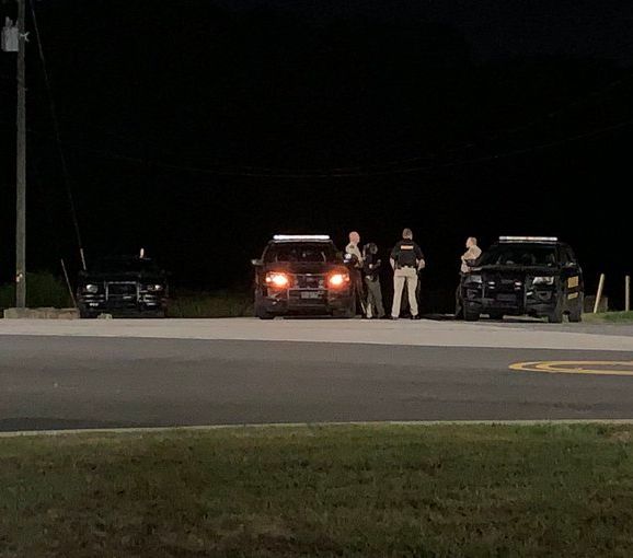 Officers capture 1 of 2 fugitives after Ga. deputy shot