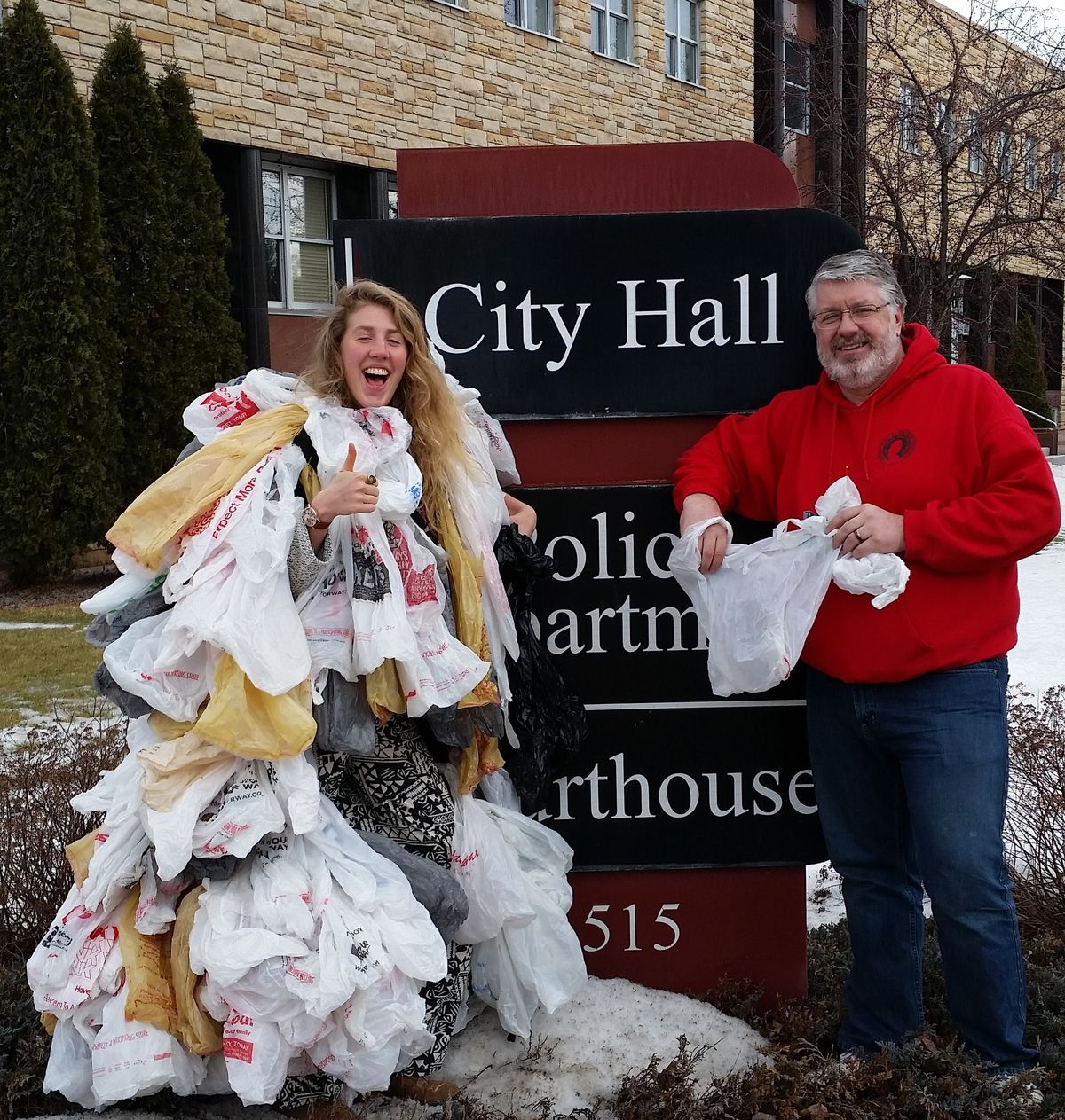 Mayor Calls for One-Month Plastic Bag Boycott