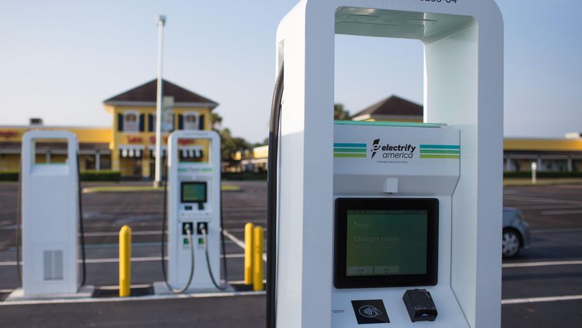 Ohio Turnpike To Get First EV Charging Stations