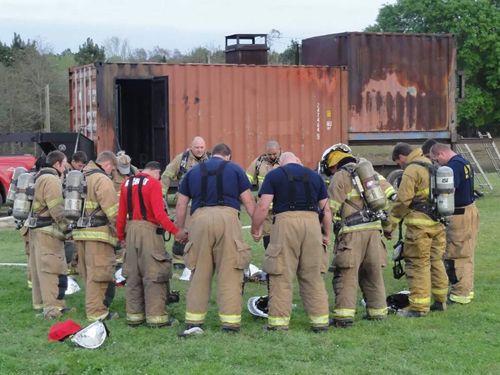 7 amazing photos that'll make you proud to be a firefighter